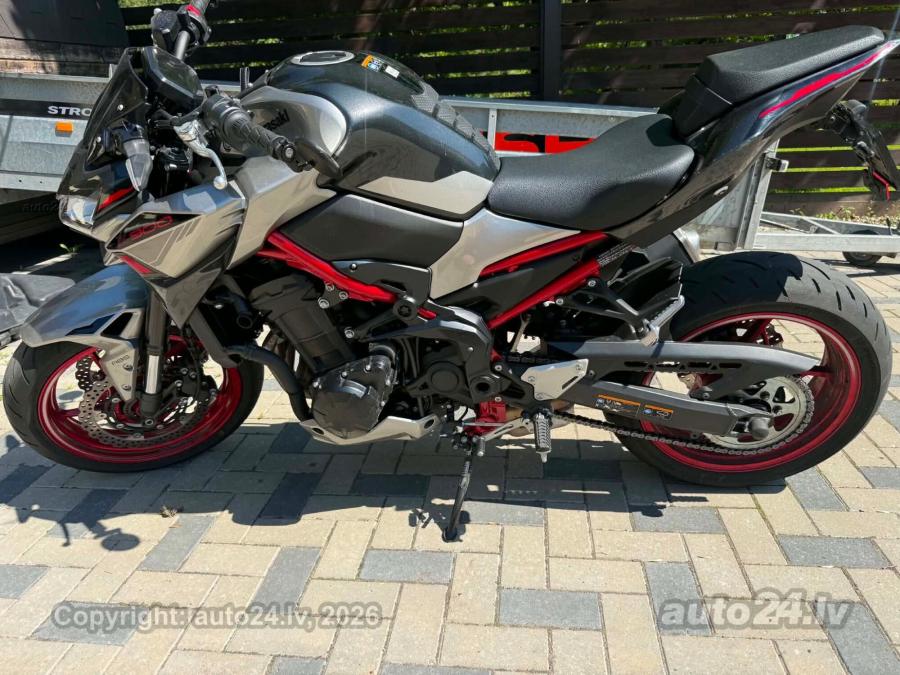 Красный Кавасаки Z900 2023 в Йыгева, объемом двигателя 0.95 л и пробегом 7 тыс. км за 6200 €, фото 1 на AUTOMOTO.COM.LV