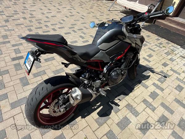 Red Kawasaki Z900 2023 in Jogeva, with an engine capacity of 0.95 L and mileage of 7 thousand km for 6200 €, photo 2 on AUTOMOTO.COM.LV