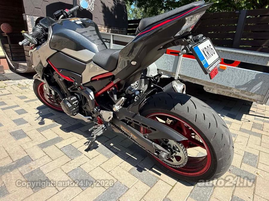 Красный Кавасаки Z900 2023 в Йыгева, объемом двигателя 0.95 л и пробегом 7 тыс. км за 6200 €, фото 5 на AUTOMOTO.COM.LV