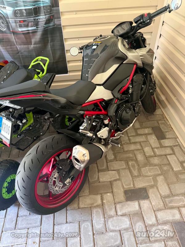 Red Kawasaki Z900 2023 in Jogeva, with an engine capacity of 0.95 L and mileage of 7 thousand km for 6200 €, photo 7 on AUTOMOTO.COM.LV