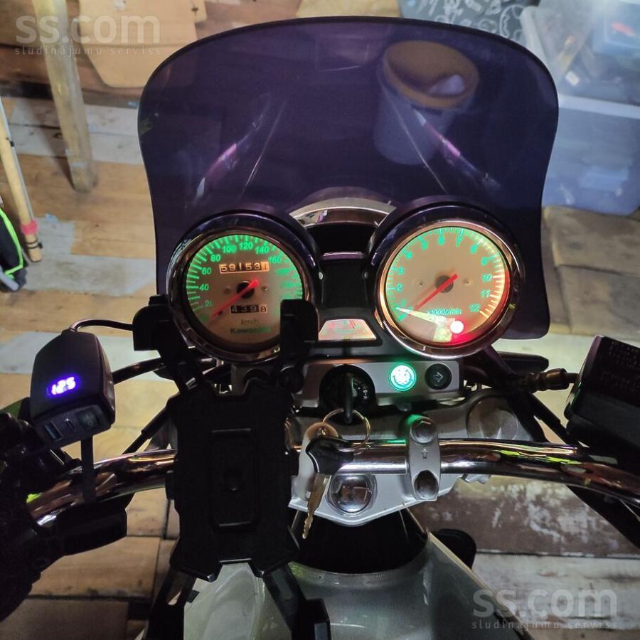 Kawasaki Zr 7 2002 in Riga, with an engine capacity of 0.74 L and mileage of 0 thousand km for 2250 €, photo 9 on AUTOMOTO.COM.LV