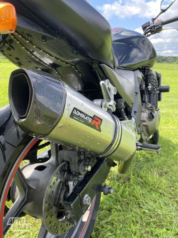 Black Kawasaki ZR 2005 in Plunge, with an engine capacity of 0.75 L and mileage of 13 thousand km for 2150 €, photo 6 on AUTOMOTO.COM.LV
