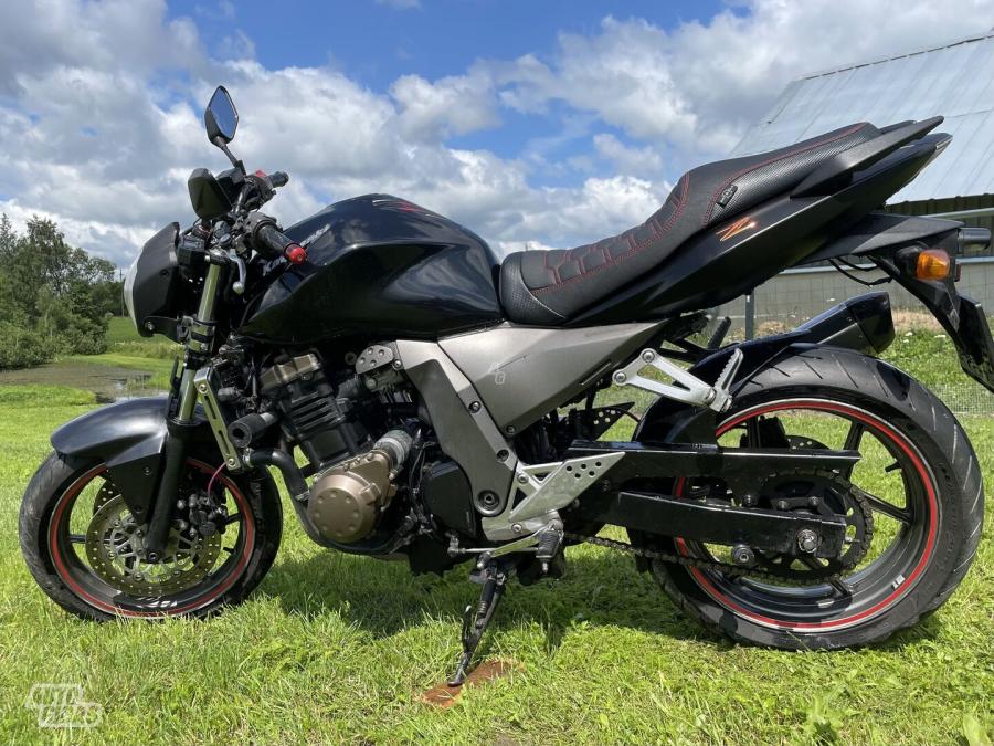 Melns Kawasaki ZR 2005 Plungė, ar dzinēja tilpumu 0.75 L un nobraukumu 13 tūkst. km par 1900 €, foto 3 vietnē AUTOMOTO.COM.LV