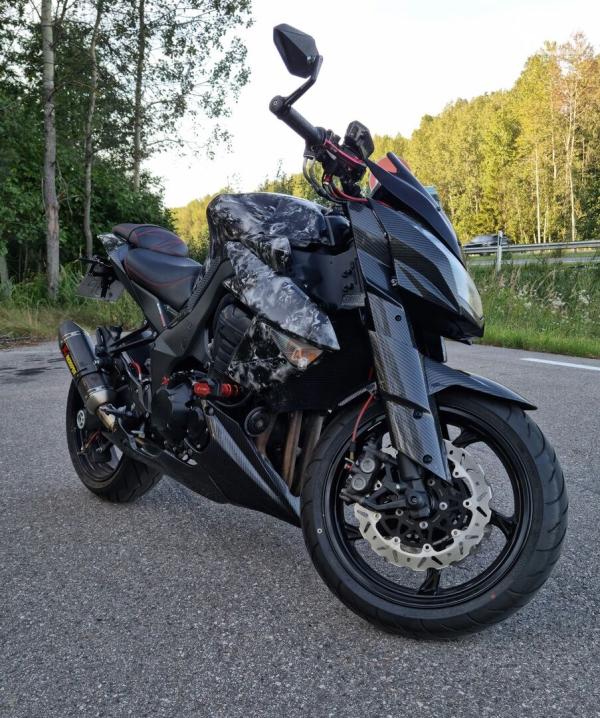 Melns Kawasaki ZR 2011 Kauņa, ar dzinēja tilpumu 1.04 L un nobraukumu 46 tūkst. km par 4900 €, foto 4 vietnē AUTOMOTO.COM.LV