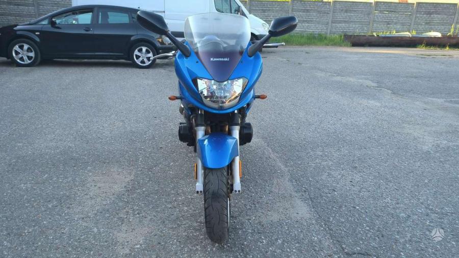 Blue Kawasaki ZR 2004 in Alytus, with an engine capacity of 0.74 L and mileage of 27 thousand km for 1550 €, photo 3 on AUTOMOTO.COM.LV