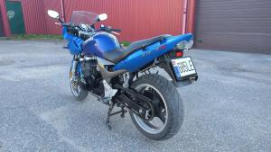 Blue Kawasaki ZR 2004 in Alytus, with an engine capacity of 0.74 L and mileage of 27 thousand km for 1550 €, photo 5 on AUTOMOTO.COM.LV