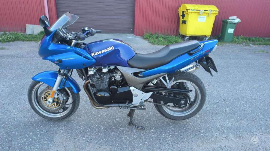 Blue Kawasaki ZR 2004 in Alytus, with an engine capacity of 0.74 L and mileage of 27 thousand km for 1550 €, photo 9 on AUTOMOTO.COM.LV