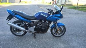 Blue Kawasaki ZR 2004 in Alytus, with an engine capacity of 0.74 L and mileage of 27 thousand km for 1550 €, photo 10 on AUTOMOTO.COM.LV