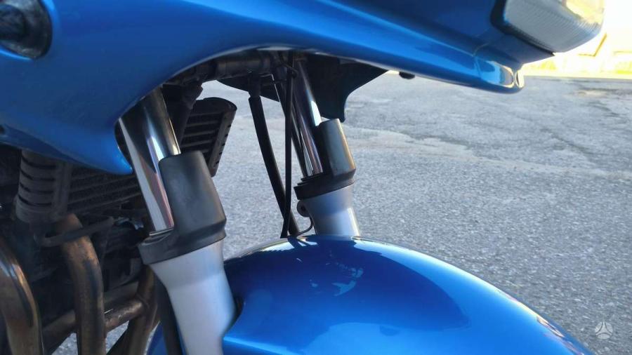Blue Kawasaki ZR 2004 in Alytus, with an engine capacity of 0.74 L and mileage of 27 thousand km for 1550 €, photo 14 on AUTOMOTO.COM.LV