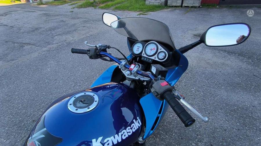 Blue Kawasaki ZR 2004 in Alytus, with an engine capacity of 0.74 L and mileage of 27 thousand km for 1550 €, photo 16 on AUTOMOTO.COM.LV
