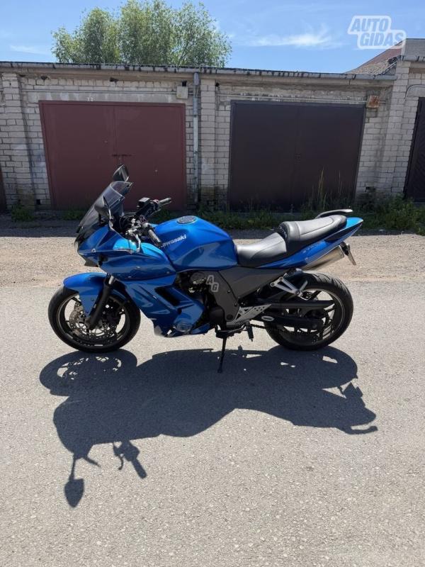 Синий Кавасаки ZR 2005 в Клайпеда, объемом двигателя 0.75 л и пробегом 34 тыс. км за 1900 €, фото 3 на AUTOMOTO.COM.LV