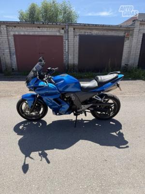 Синий Кавасаки ZR 2005 в Клайпеда, объемом двигателя 0.75 л и пробегом 34 тыс. км за 1900 €, фото 3 на AUTOMOTO.COM.LV