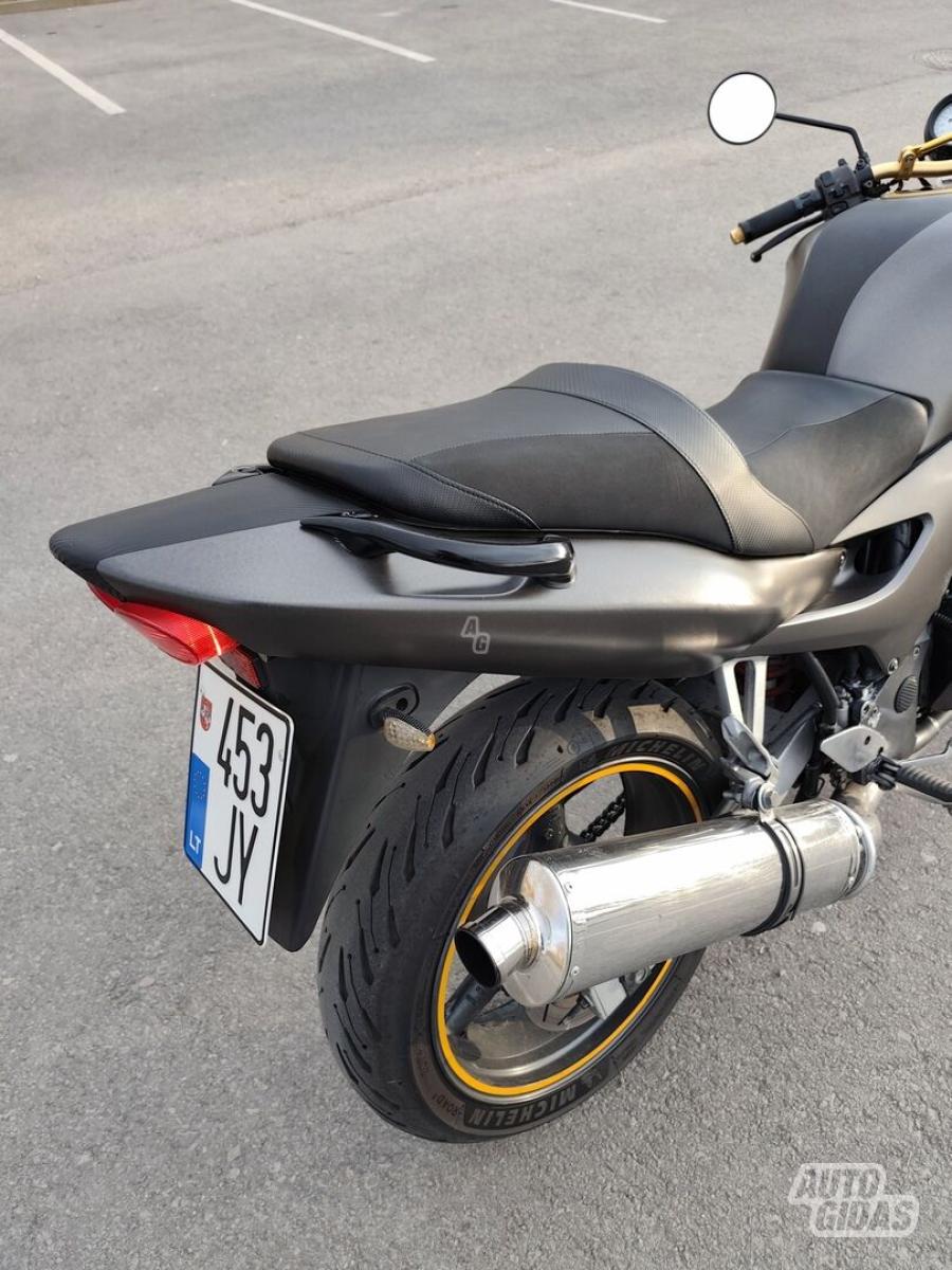 Grey Kawasaki ZR 2001 in Taurage, with an engine capacity of 0.74 L and mileage of 0 thousand km for 1700 €, photo 9 on AUTOMOTO.COM.LV