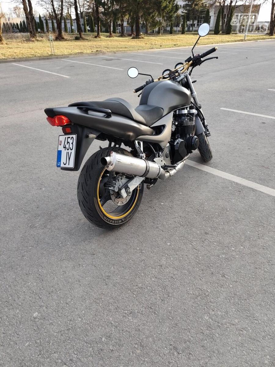 Grey Kawasaki ZR 2001 in Taurage, with an engine capacity of 0.74 L and mileage of 0 thousand km for 1700 €, photo 17 on AUTOMOTO.COM.LV