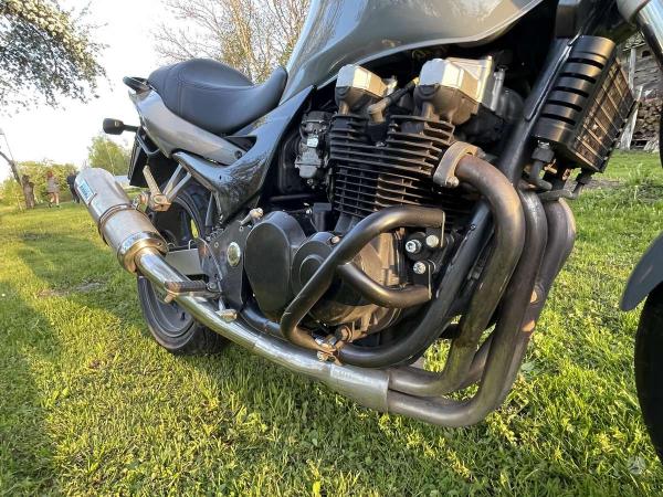 Grey Kawasaki ZR 2003 in Vilnius, with an engine capacity of 0.75 L and mileage of 35 thousand km for 2200 €, photo 3 on AUTOMOTO.COM.LV