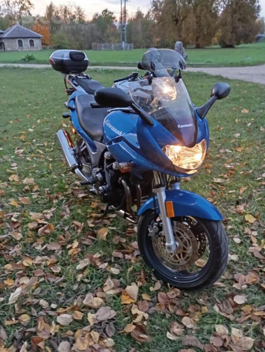 Kawasaki ZR 2001 in Jekabpils, with an engine capacity of 0.80 L and mileage of 0 thousand km for 1995 €, photo 4 on AUTOMOTO.COM.LV