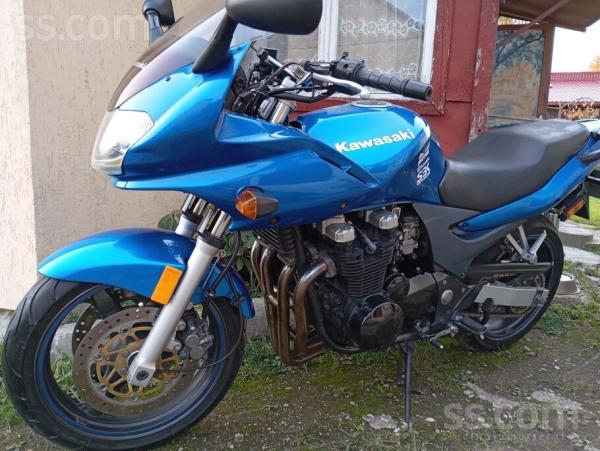 Kawasaki ZR 2001 in Jekabpils, with an engine capacity of 0.80 L and mileage of 0 thousand km for 2250 €, photo 4 on AUTOMOTO.COM.LV