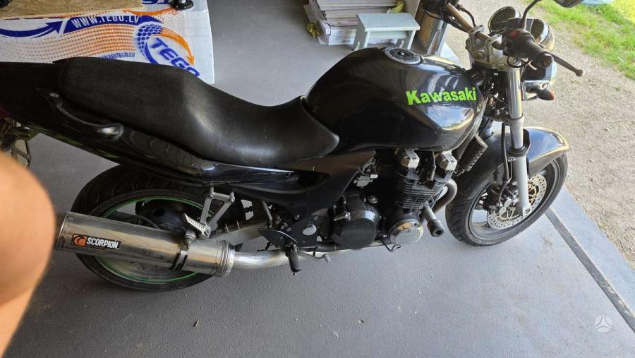 Kawasaki ZR 2002 in Kazlu Ruda, with an engine capacity of 0.75 L and mileage of 35 thousand km for 800 €, photo 5 on AUTOMOTO.COM.LV