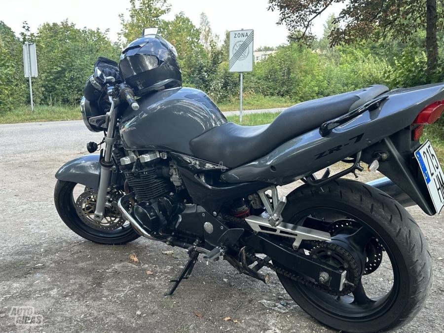 Kawasaki ZR 2003 in Jonava, with an engine capacity of 0.00 L and mileage of 0 thousand km for 2200 €, photo 8 on AUTOMOTO.COM.LV