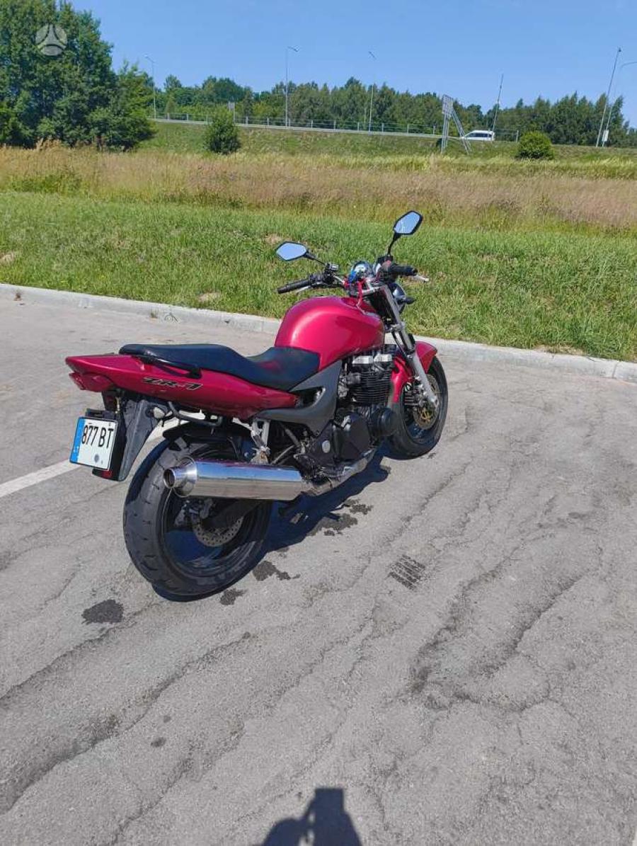 Кавасаки ZR 2004 в Кретинга, объемом двигателя 0.75 л и пробегом 59 тыс. км за 1100 €, фото 1 на AUTOMOTO.COM.LV