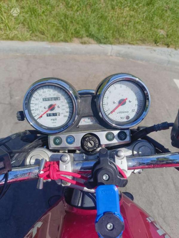 Кавасаки ZR 2004 в Кретинга, объемом двигателя 0.75 л и пробегом 59 тыс. км за 1100 €, фото 5 на AUTOMOTO.COM.LV