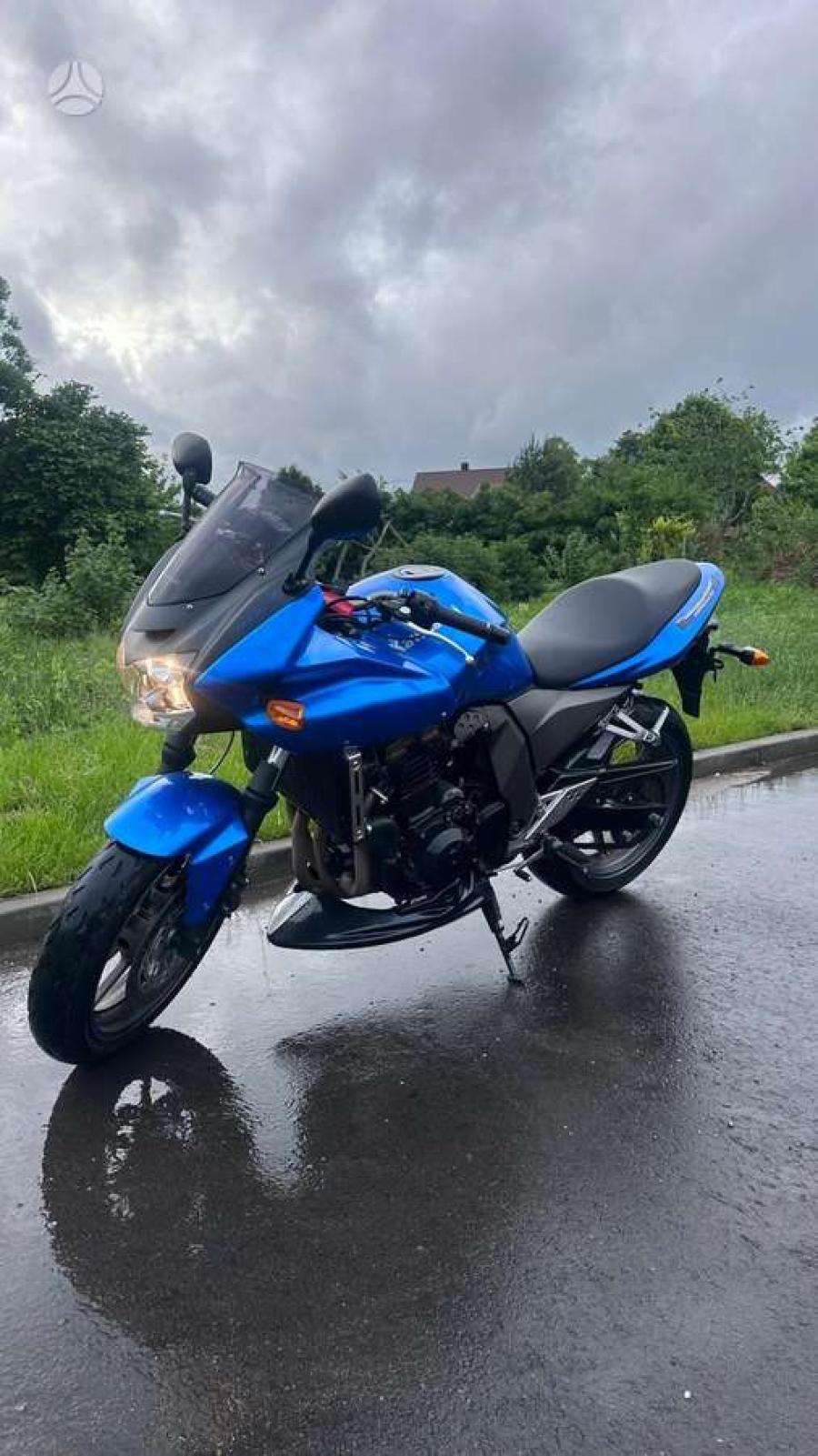 Kawasaki ZR 2005 in Klaipeda, with an engine capacity of 0.75 L and mileage of 29 thousand km for 3000 €, photo 3 on AUTOMOTO.COM.LV