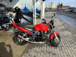 Красный Кавасаки ZR 1999 в Вильнюс, объемом двигателя 0.00 л и пробегом 70 тыс. км за 1475 €, фото 3 на AUTOMOTO.COM.LV