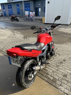 Красный Кавасаки ZR 1999 в Вильнюс, объемом двигателя 0.00 л и пробегом 70 тыс. км за 1475 €, фото 6 на AUTOMOTO.COM.LV