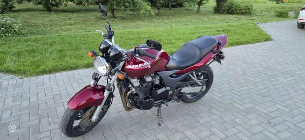 Red Kawasaki ZR 2000 in Kaunas, with an engine capacity of 0.74 L and mileage of 33 thousand km for 1900 €, photo 2 on AUTOMOTO.COM.LV