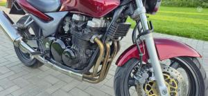 Red Kawasaki ZR 2000 in Kaunas, with an engine capacity of 0.74 L and mileage of 33 thousand km for 1900 €, photo 6 on AUTOMOTO.COM.LV
