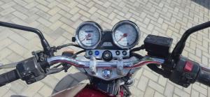 Red Kawasaki ZR 2000 in Kaunas, with an engine capacity of 0.74 L and mileage of 33 thousand km for 1900 €, photo 10 on AUTOMOTO.COM.LV