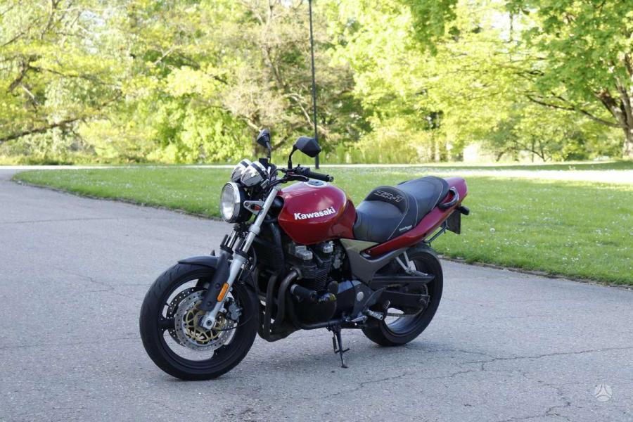 Красный Кавасаки ZR 2004 в Акмяне, объемом двигателя 0.74 л и пробегом 430 тыс. км за 1270 €, фото 4 на AUTOMOTO.COM.LV