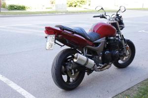 Красный Кавасаки ZR 2004 в Акмяне, объемом двигателя 0.74 л и пробегом 430 тыс. км за 1270 €, фото 5 на AUTOMOTO.COM.LV