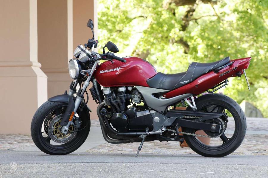 Красный Кавасаки ZR 2004 в Акмяне, объемом двигателя 0.74 л и пробегом 430 тыс. км за 1270 €, фото 7 на AUTOMOTO.COM.LV