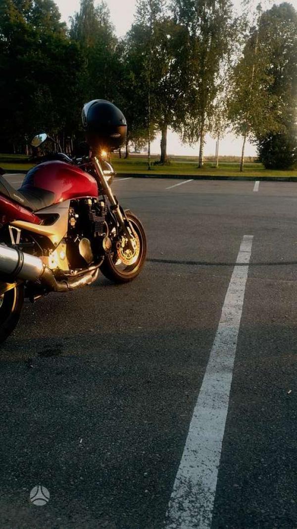Красный Кавасаки ZR 2004 в Акмяне, объемом двигателя 0.74 л и пробегом 430 тыс. км за 1270 €, фото 7 на AUTOMOTO.COM.LV