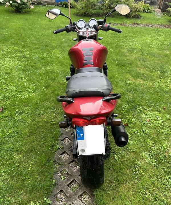 Sarkans Kawasaki ZR 2004 Šauļi, ar dzinēja tilpumu 0.75 L un nobraukumu 45 tūkst. km par 1450 €, foto 6 vietnē AUTOMOTO.COM.LV