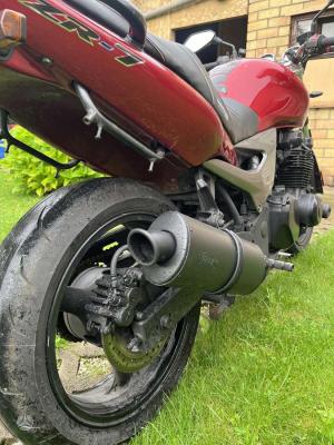 Sarkans Kawasaki ZR 2004 Šauļi, ar dzinēja tilpumu 0.75 L un nobraukumu 45 tūkst. km par 1450 €, foto 7 vietnē AUTOMOTO.COM.LV