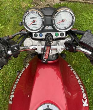 Sarkans Kawasaki ZR 2004 Šauļi, ar dzinēja tilpumu 0.75 L un nobraukumu 45 tūkst. km par 1450 €, foto 8 vietnē AUTOMOTO.COM.LV