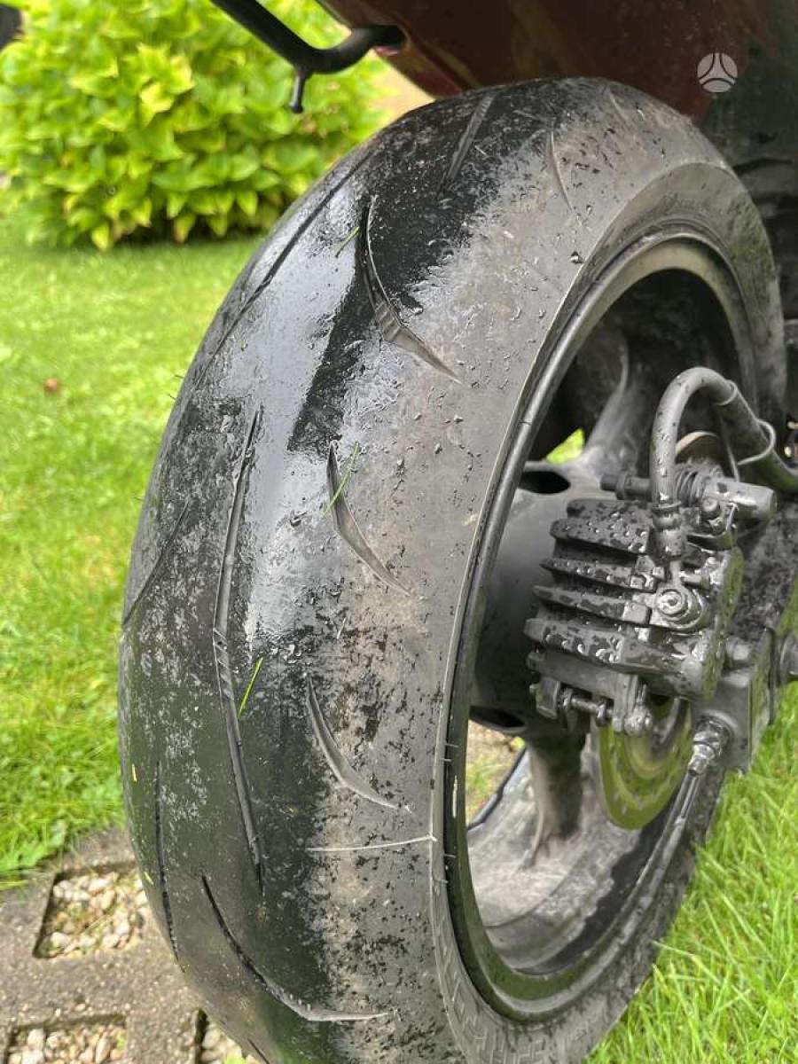 Sarkans Kawasaki ZR 2004 Šauļi, ar dzinēja tilpumu 0.75 L un nobraukumu 45 tūkst. km par 1450 €, foto 12 vietnē AUTOMOTO.COM.LV
