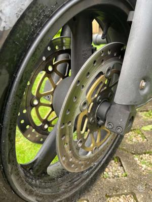 Sarkans Kawasaki ZR 2004 Šauļi, ar dzinēja tilpumu 0.75 L un nobraukumu 45 tūkst. km par 1450 €, foto 13 vietnē AUTOMOTO.COM.LV