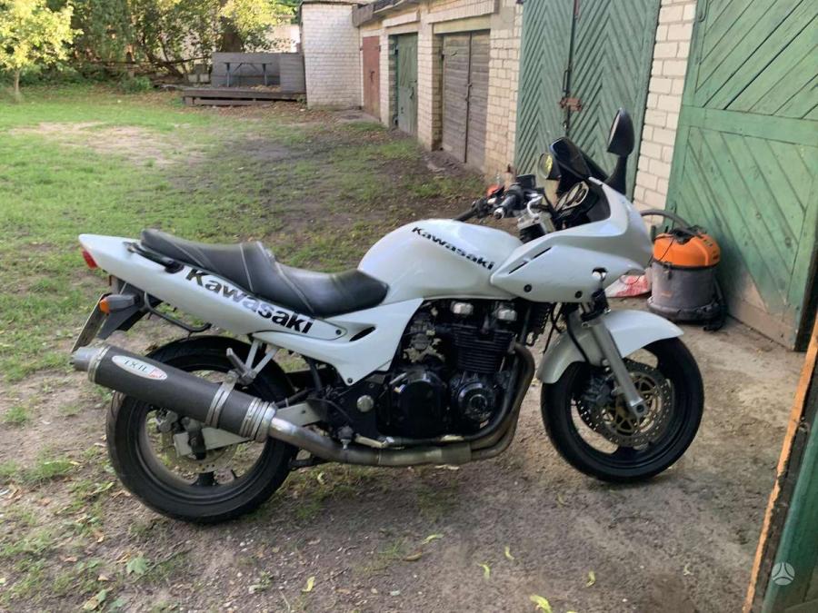 Белый Кавасаки ZR 2002 в Вильнюс, объемом двигателя 0.74 л и пробегом 49 тыс. км за 777 €, фото 1 на AUTOMOTO.COM.LV
