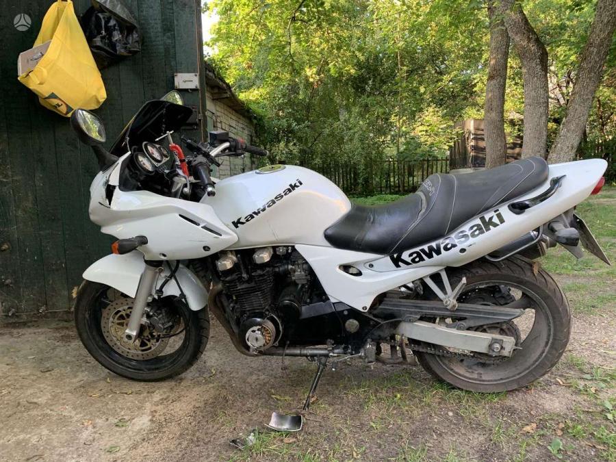 Белый Кавасаки ZR 2002 в Вильнюс, объемом двигателя 0.74 л и пробегом 49 тыс. км за 777 €, фото 4 на AUTOMOTO.COM.LV