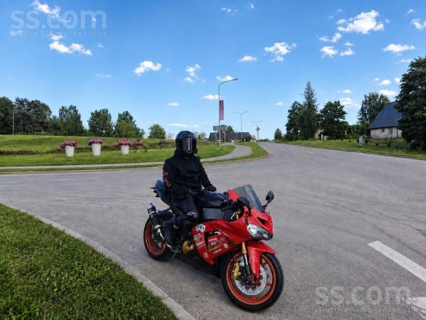 Kawasaki ZX 10R 2004 Rīga, ar dzinēja tilpumu 1.00 L un nobraukumu 0 tūkst. km par 2800 €, foto 4 vietnē AUTOMOTO.COM.LV
