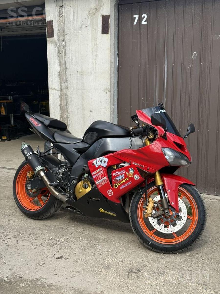 Кавасаки ZX 10R 2004 в Рига, объемом двигателя 1.00 л и пробегом 0 тыс. км за 2800 €, фото 1 на AUTOMOTO.COM.LV