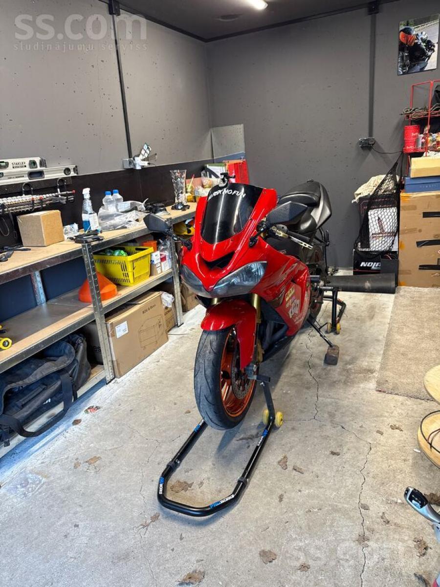 Кавасаки ZX 10R 2004 в Рига, объемом двигателя 1.00 л и пробегом 0 тыс. км за 2800 €, фото 3 на AUTOMOTO.COM.LV