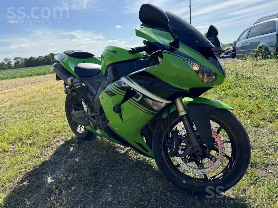 Kawasaki ZX 10R 2006 Jelgava, ar dzinēja tilpumu 1.00 L un nobraukumu 0 tūkst. km par 3700 €, foto 7 vietnē AUTOMOTO.COM.LV
