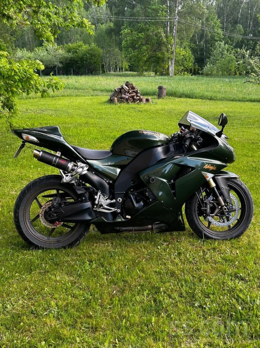Kawasaki ZX 10R 2006 in Riga, with an engine capacity of 1.00 L and mileage of 0 thousand km for 5000 €, photo 1 on AUTOMOTO.COM.LV