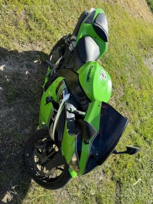 Kawasaki ZX 10R 2006 Jelgava, ar dzinēja tilpumu 1.00 L un nobraukumu 0 tūkst. km par 4200 €, foto 4 vietnē AUTOMOTO.COM.LV