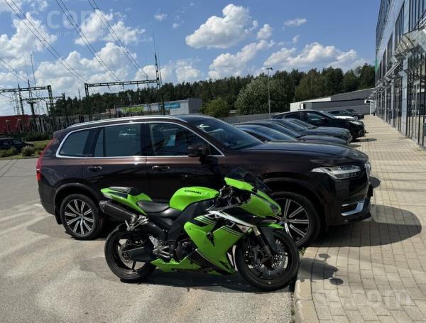 Kawasaki ZX 10R 2006 in Jelgava, with an engine capacity of 1.00 L and mileage of 0 thousand km for 4200 €, photo 5 on AUTOMOTO.COM.LV