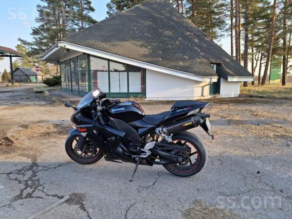 Kawasaki ZX 10R 2006 Ventspils, ar dzinēja tilpumu 1.00 L un nobraukumu 0 tūkst. km par 3800 €, foto 1 vietnē AUTOMOTO.COM.LV
